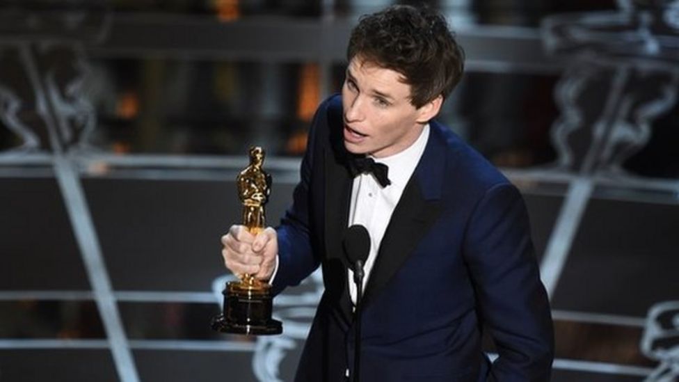 Eddie Redmayne steams in to Thomas the Tank Engine film - BBC News