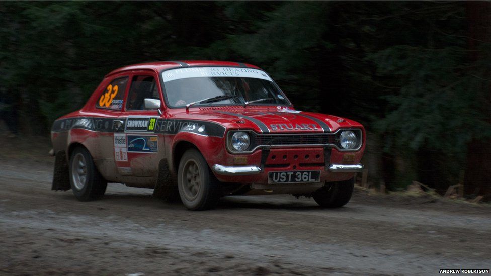 Nought to 60: Freezing weather for 60th Snowman Rally - BBC News