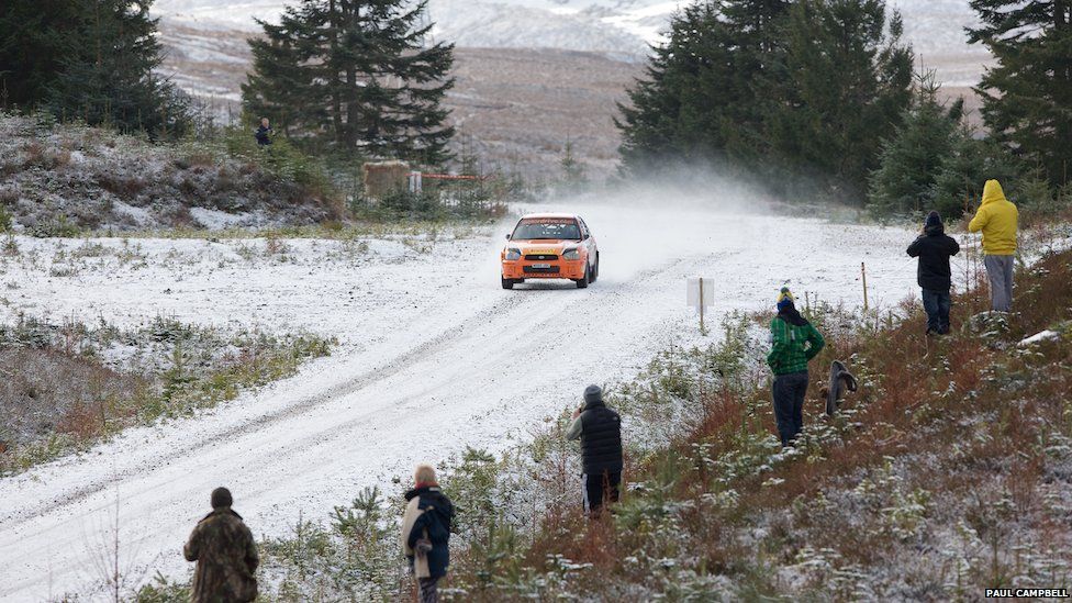 Nought to 60: Freezing weather for 60th Snowman Rally - BBC News
