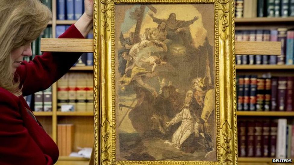 Stolen art returned to Italy from New York - BBC News