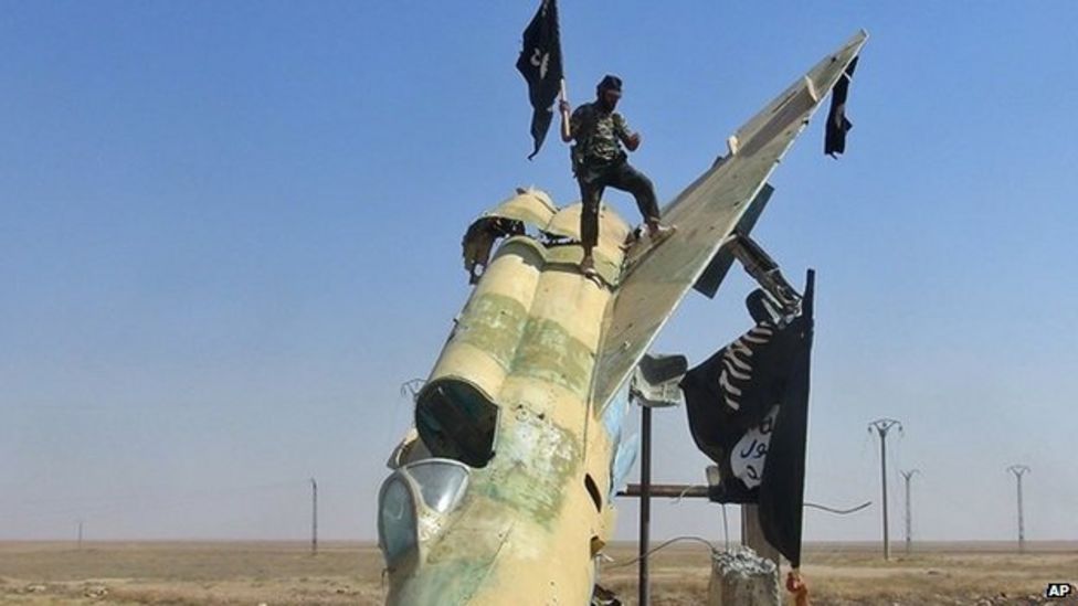 Dozens of Australian women 'supporting terrorism' - BBC News