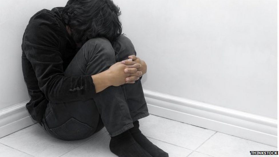 NI hospitals see 28 self-harm cases daily - BBC News