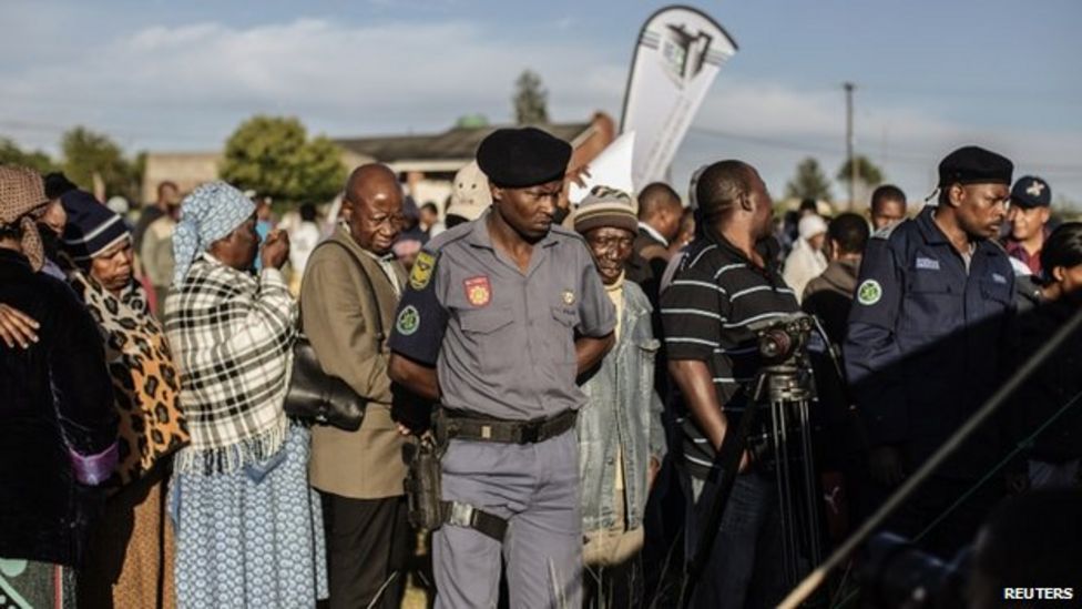 Lesotho election results show no outright winner - BBC News