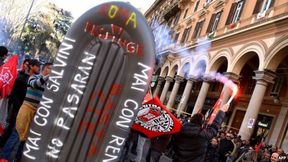Italy anti-immigration rally draws thousands in Rome - BBC News