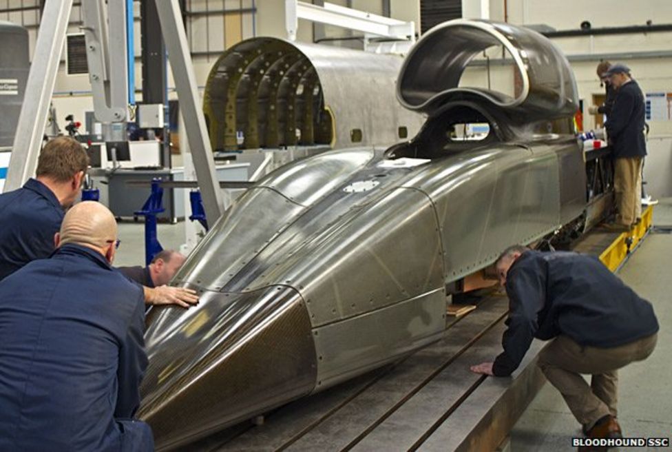 Bloodhound car begins to take shape - BBC News