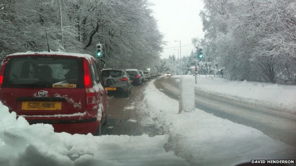 Snow closes schools and affects travel in Scotland - BBC News