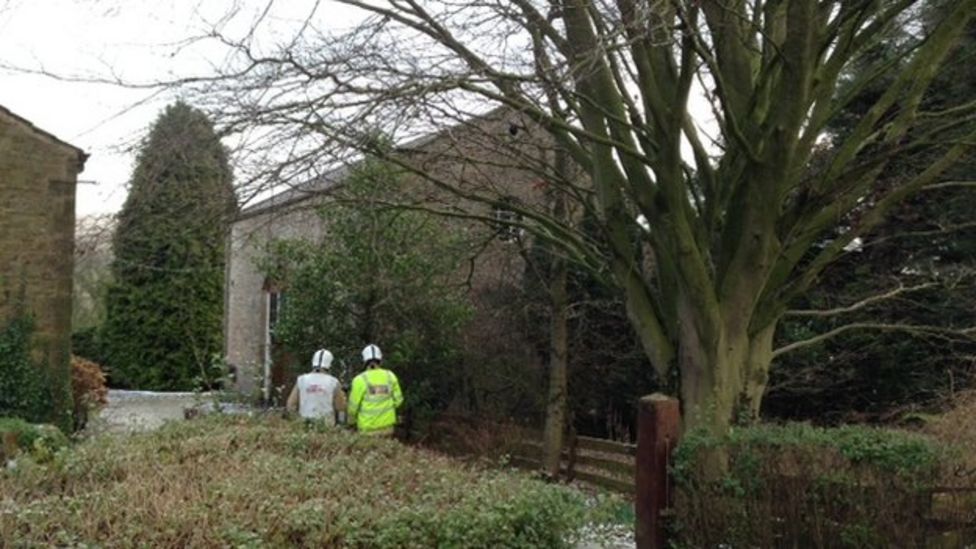 Woman dies in 'severe' house fire in Barrow, Clitheroe - BBC News