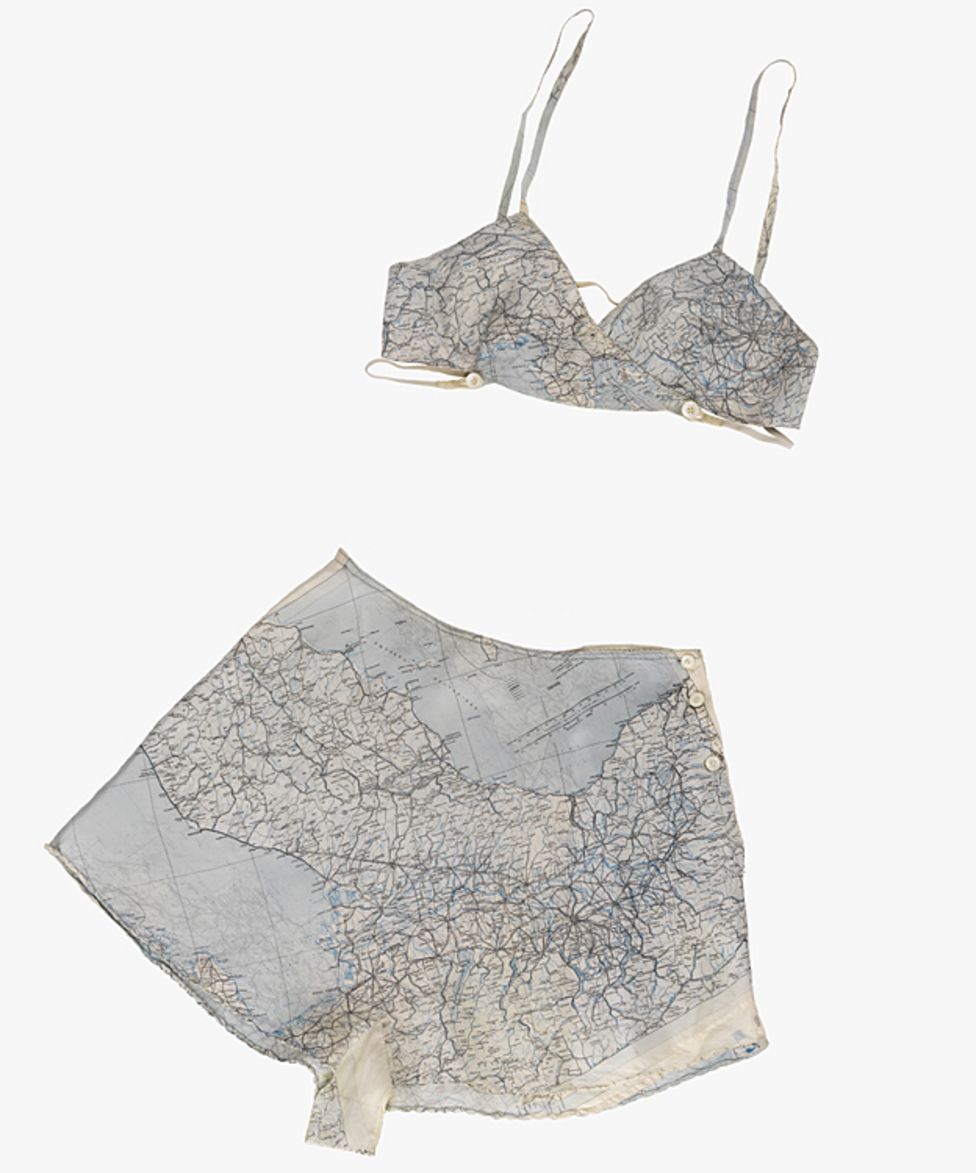 How did WW2 change the way people dressed? - BBC News