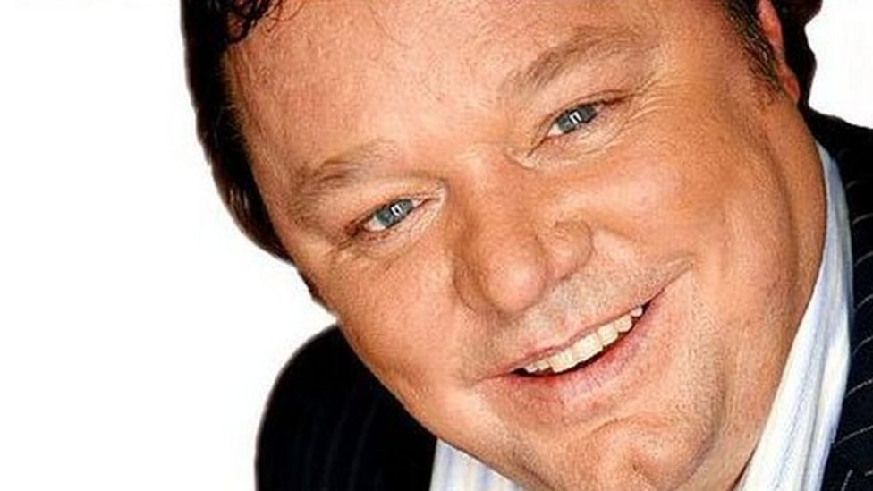 Phoenix Nights: Ted Robbins back on Radio Lancashire after collapse ...