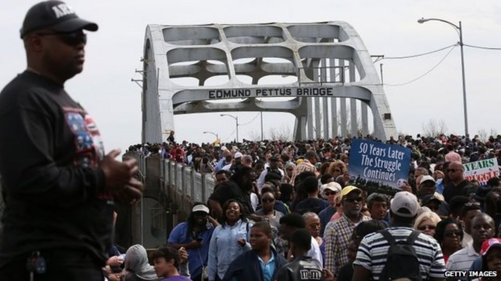 Thousands gather in Alabama to remember Selma march - BBC News