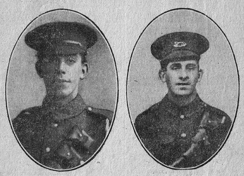 WW1 Victoria Cross hero Fred Potts statue unveiled - BBC News