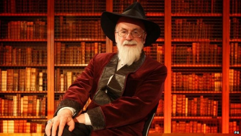 Sir Terry Pratchett: Tributes paid to Discworld author - BBC News