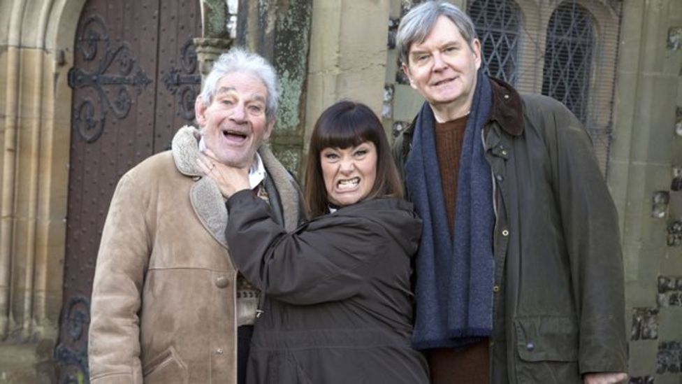 Comic Relief raises £1bn over 30-year existence - BBC News