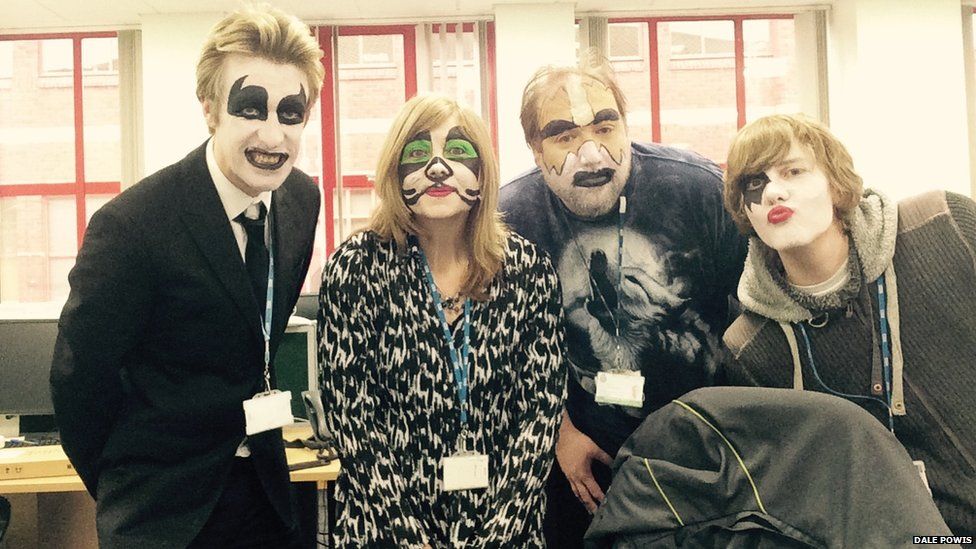 Red Nose Day 2015: Your pictures - BBC News
