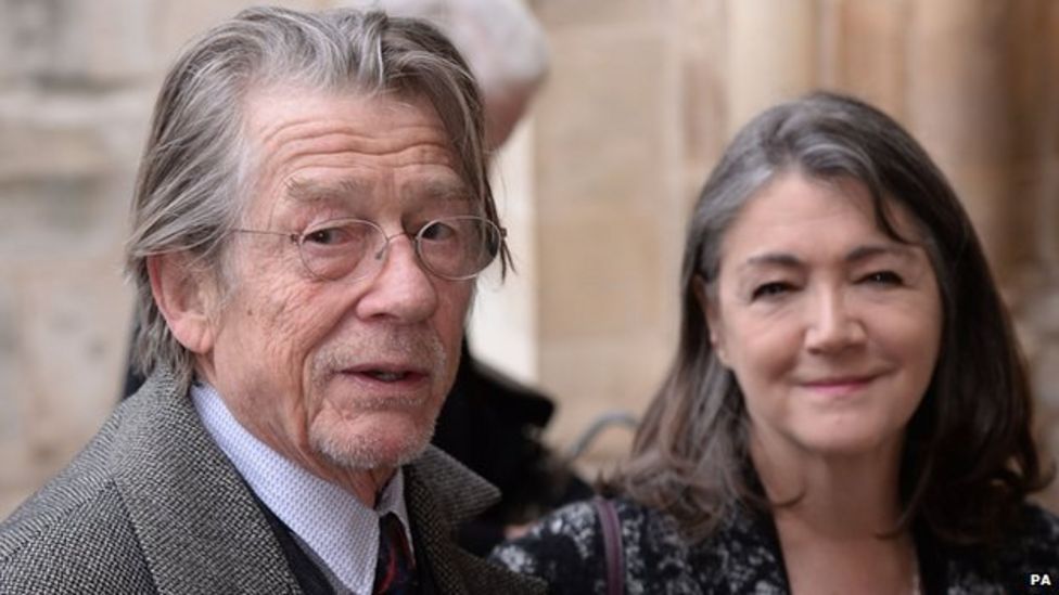 Film world gathers to remember Lord Attenborough - BBC News