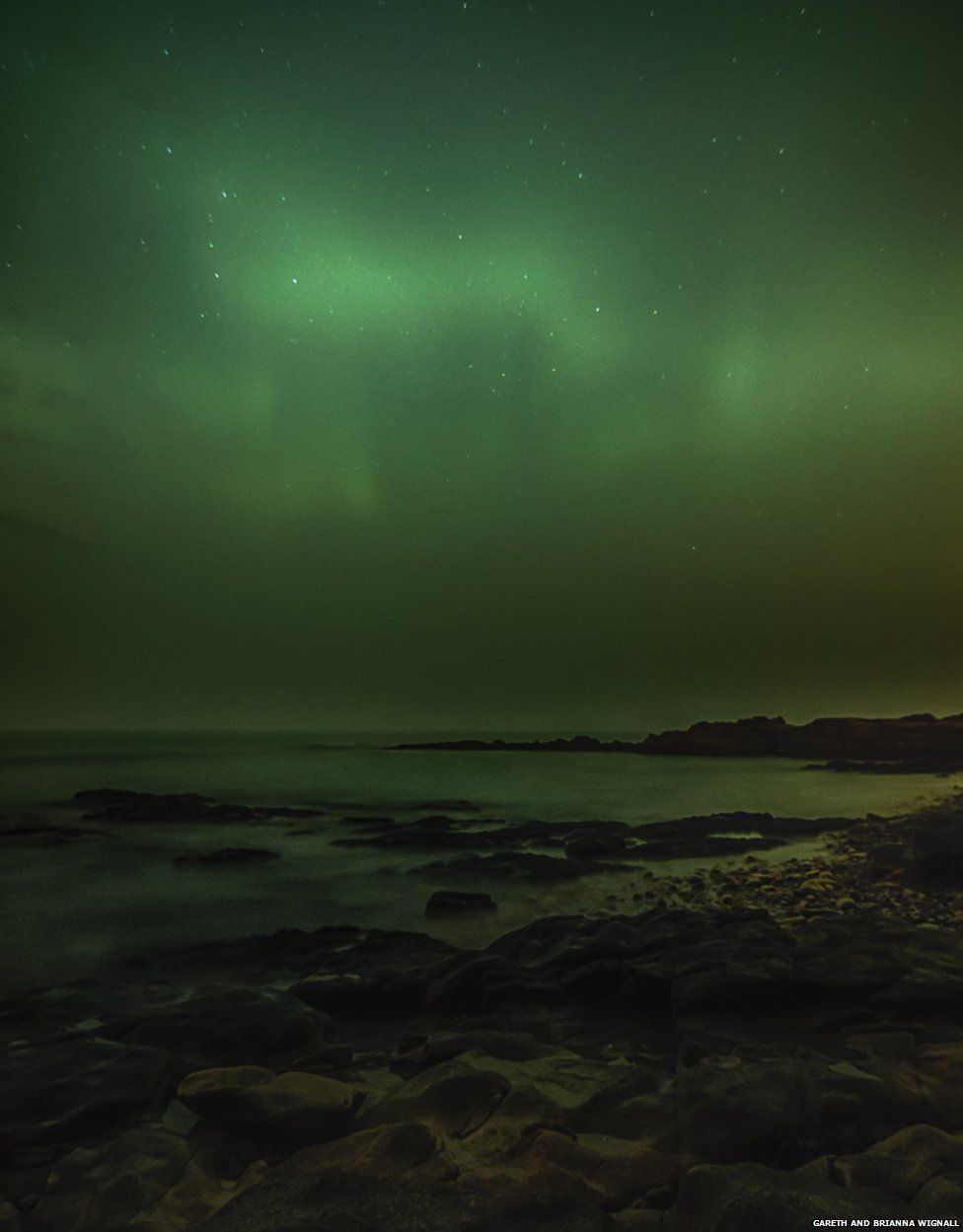 Light show: Aurora Borealis over Scotland - BBC News