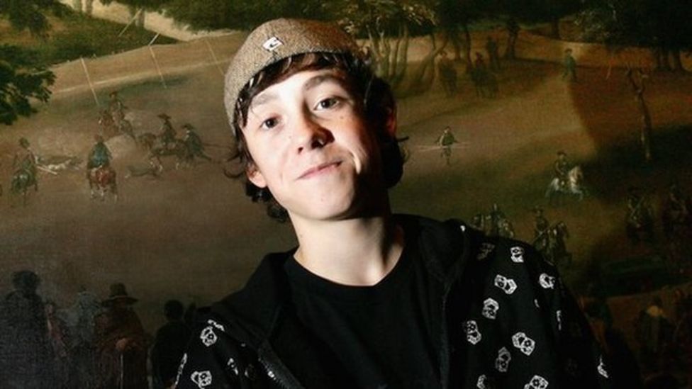 Lil' Chris: Singer took his life after struggling with fame - BBC News