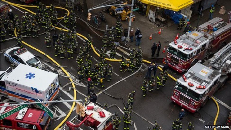 New York buildings collapse after explosion in Manhattan - BBC News