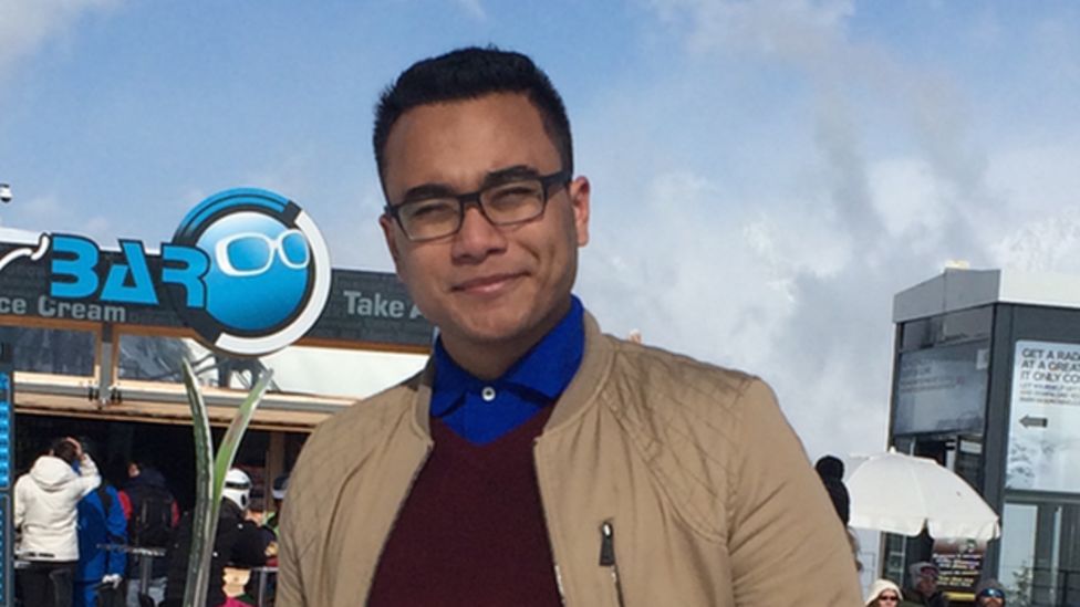 From maths to modelling: Teacher surprises his students - BBC News