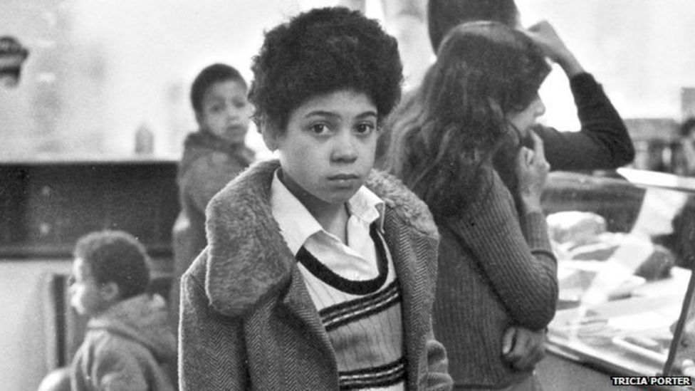 Photographs of life in 1970s Liverpool are exhibited - BBC News