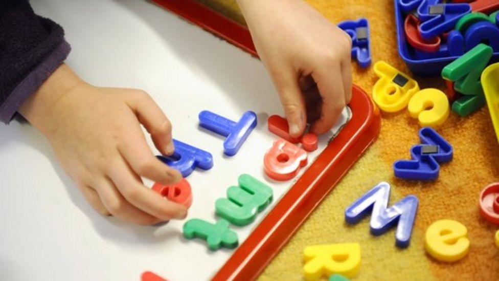 Tests for four-year-olds 'unreliable and disruptive' - BBC News