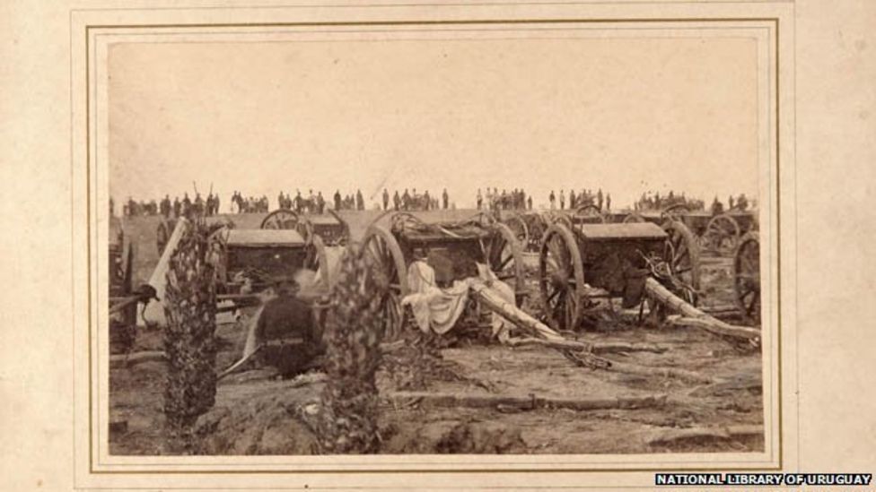 Vintage photos show Latin America's deadliest war - BBC News