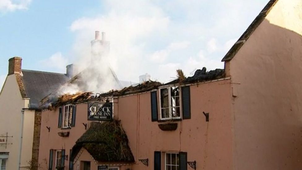 Chideock Clockhouse Inn: Collapse fears at fire-hit pub - BBC News