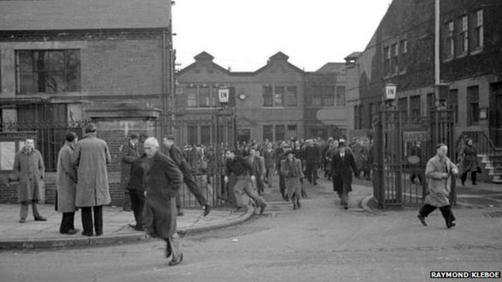 The life of Longbridge: A transition from boom to bust - BBC News