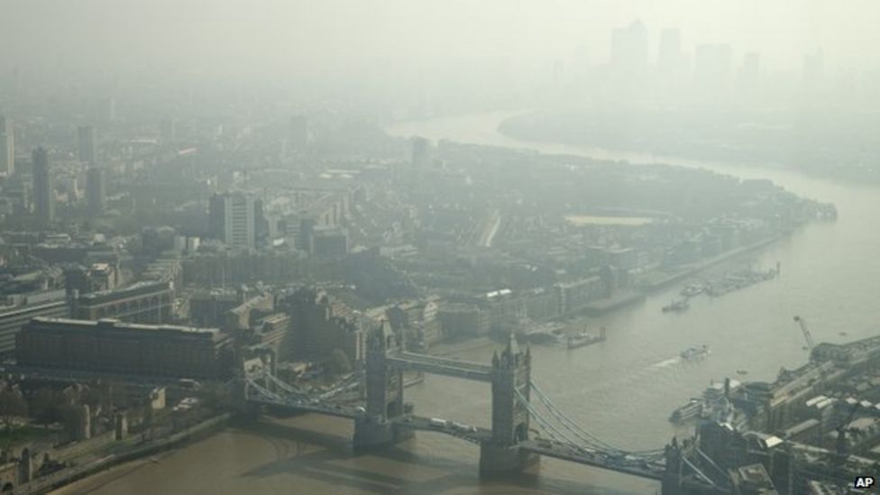 High pollution hits southern England - BBC News