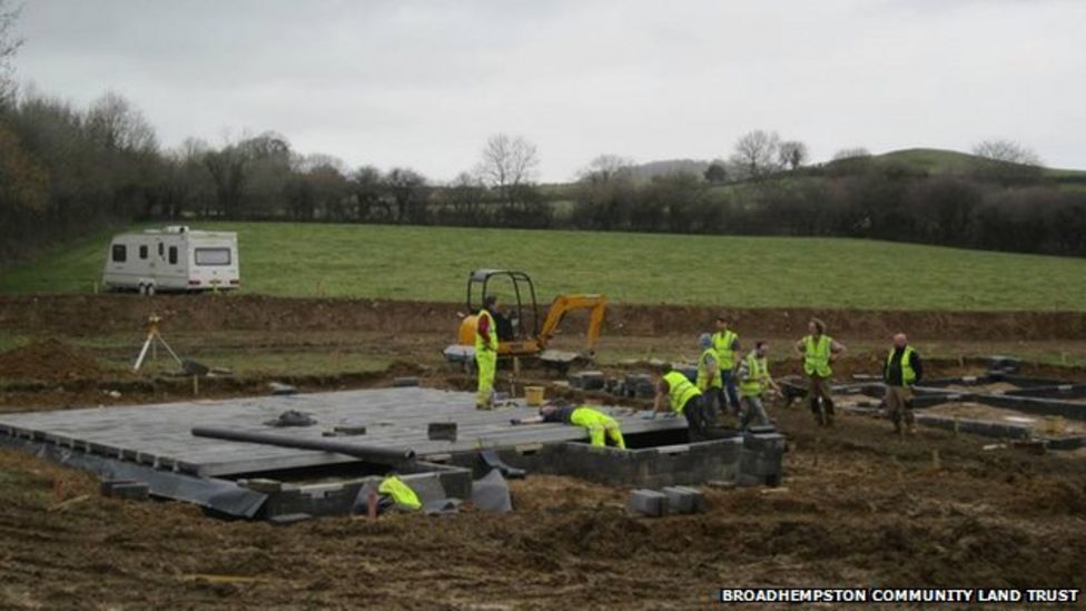 Broadhempston's affordable 'eco-homes' self-build starts - BBC News