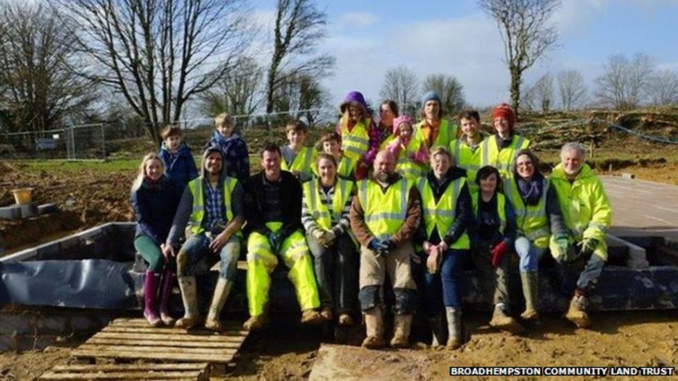Broadhempston's affordable 'eco-homes' self-build starts - BBC News