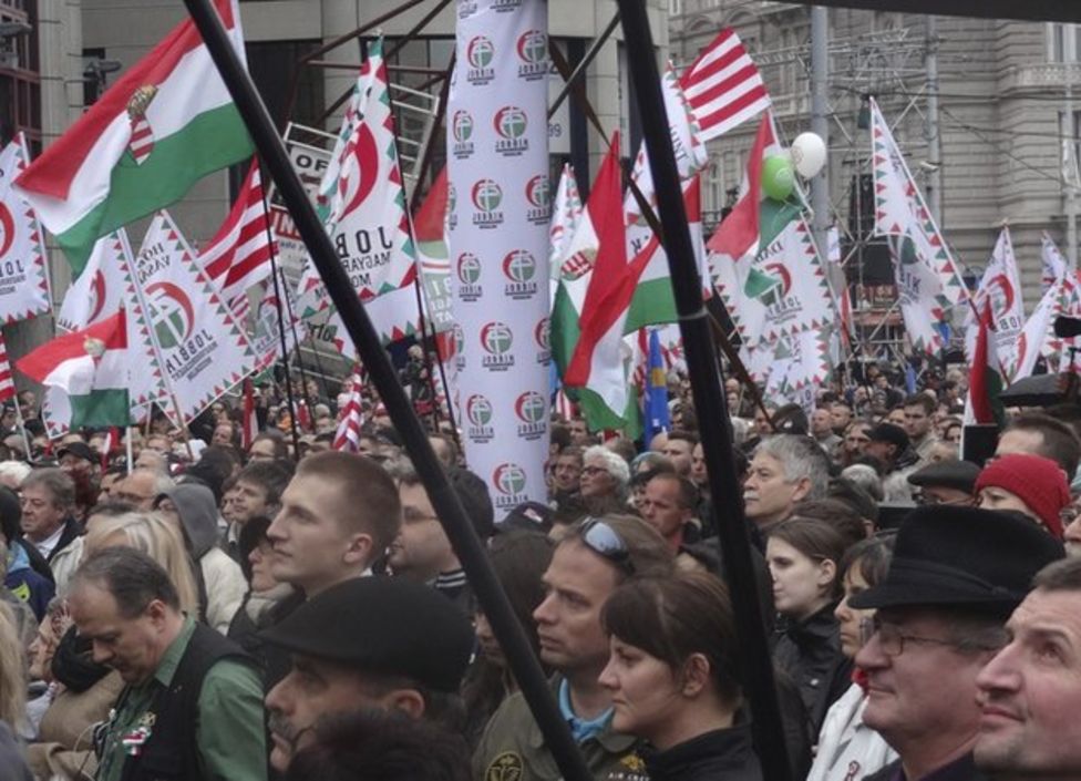 Hungary's nationalist Jobbik party woos centrist voters - BBC News