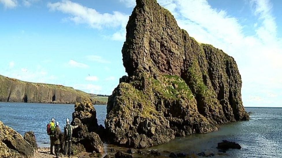 Pictish fort south of Stonehaven 'is Scotland's oldest' - BBC News