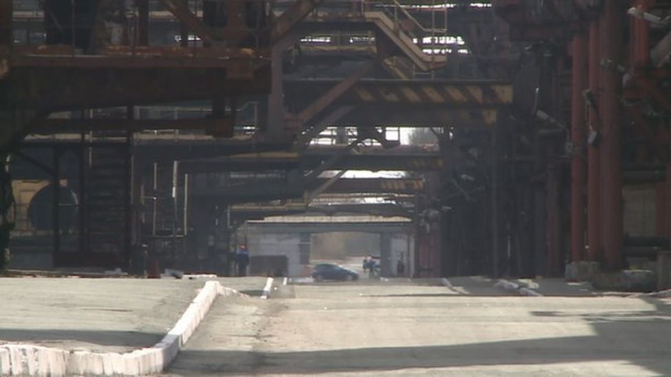 Ukraine crisis: The factory that has been shelled 165 times - BBC News