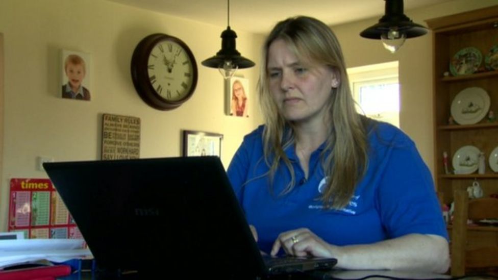 A midwife speaks about why she has chosen to strike - BBC News
