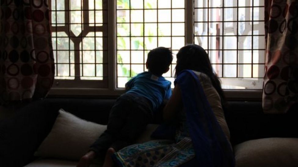 The mother who abducted her own child - BBC News