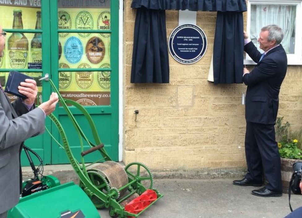 Blue plaque for lawn-mower inventor Edwin Beard Budding - BBC News