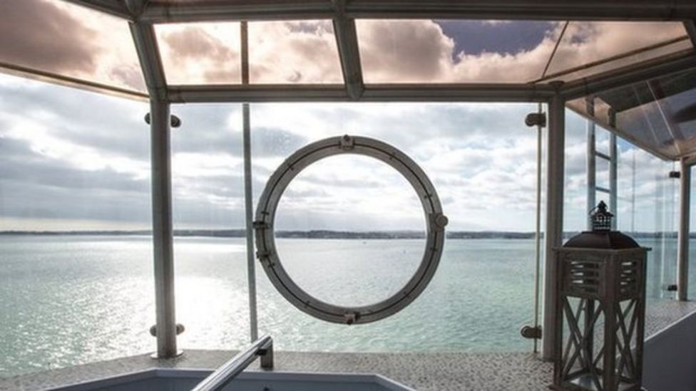 The story of the Solent's Nab Tower lighthouse - BBC News