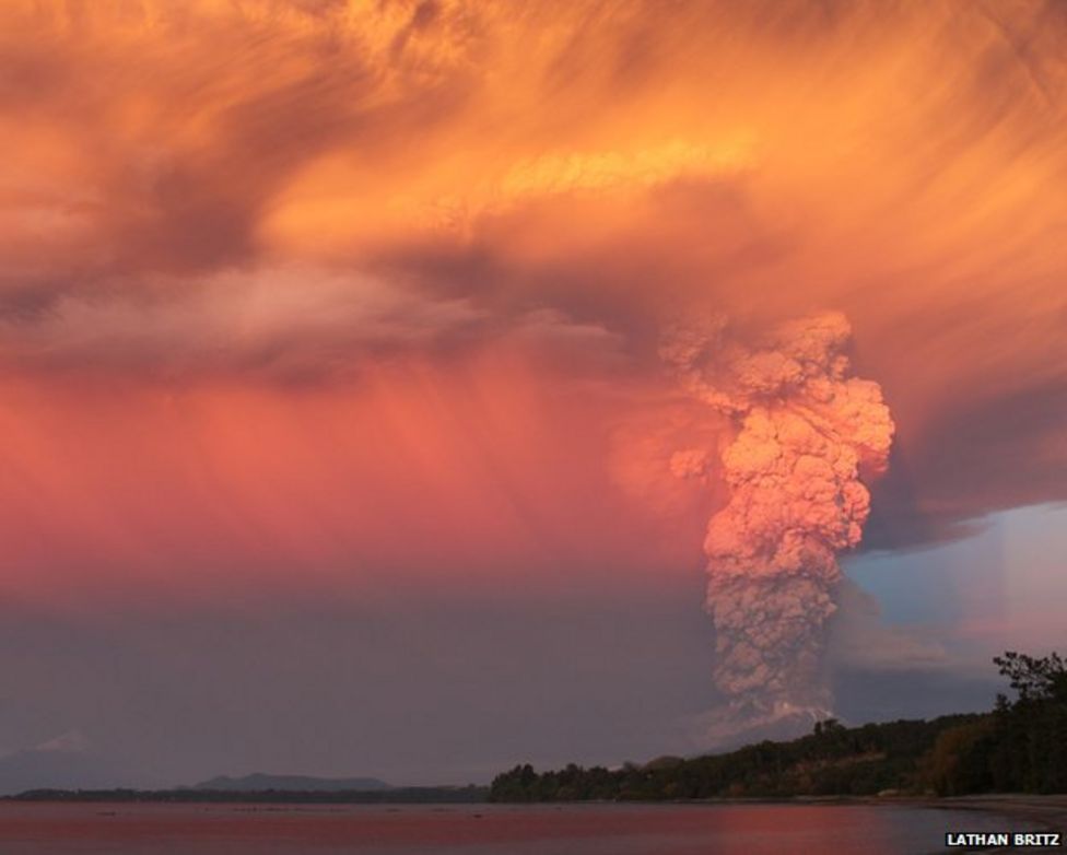 Your photos of the Calbuco volcano eruption in Chile - BBC News