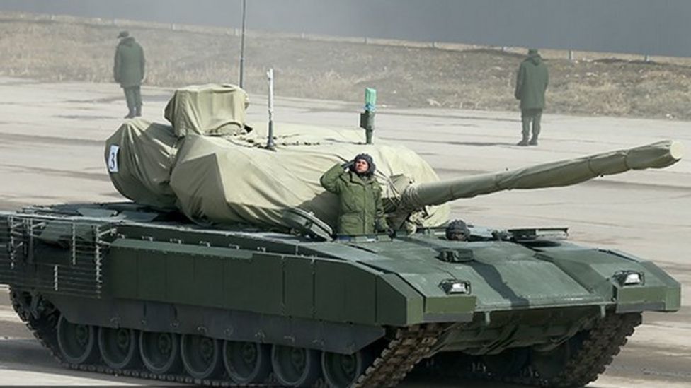 Russian super-tank 'stalls' on rehearsal parade in Moscow - BBC News