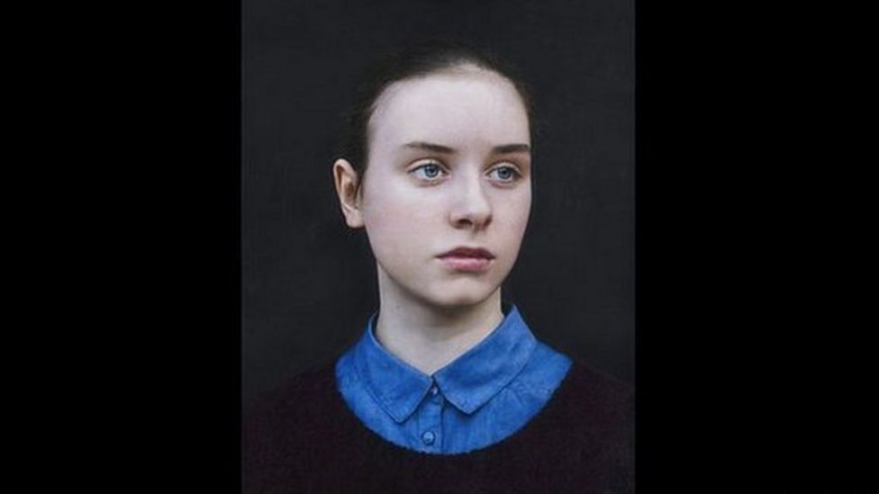 Drummond's portrait of friend wins BP Portrait prize - BBC News