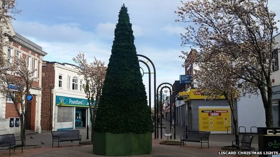 Spring switch-on after Liscard's 'worst' Christmas tree - BBC News
