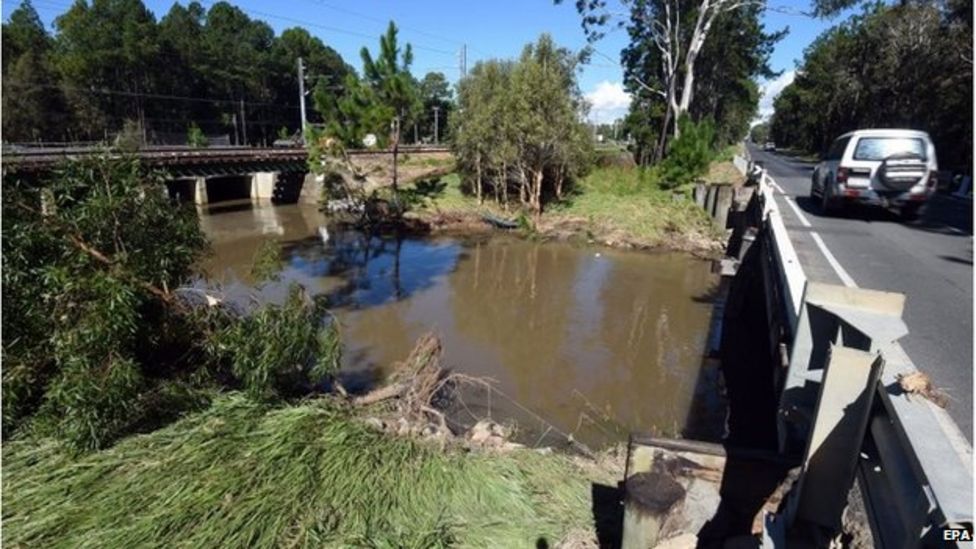 Australia deadly super storm kills destroys homes - BBC News