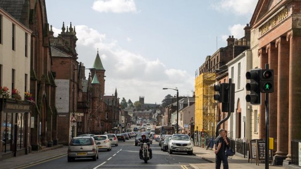 Dumfries over 100 years: Time and Again exhibition opens - BBC News
