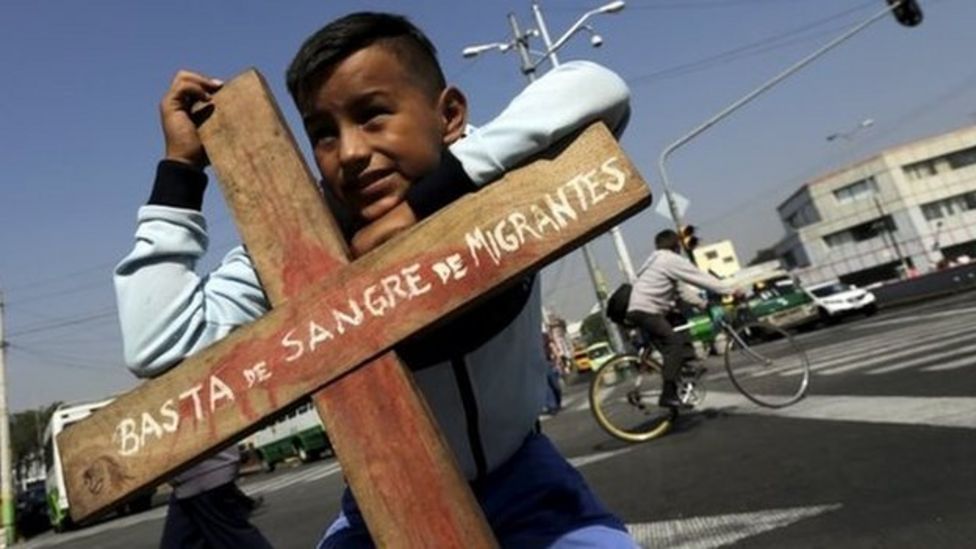 Central American migrants escape Mexico kidnapping - BBC News