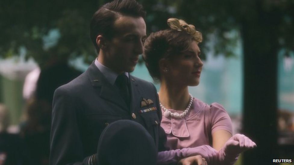 In pictures: VE Day commemorations - BBC News