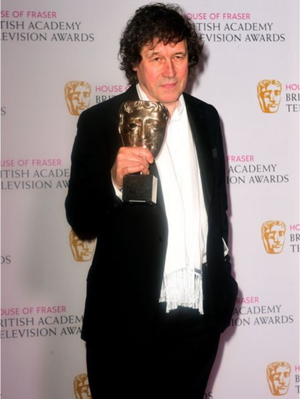 Stephen Rea wins Best Supporting Actor Bafta TV award - BBC News