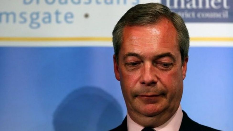 Douglas Carswell clashes with UKIP officials over money - BBC News