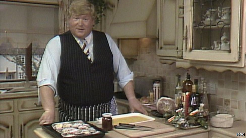 Derek Davis: Former BBC and RTÉ broadcaster dies aged 67 - BBC News