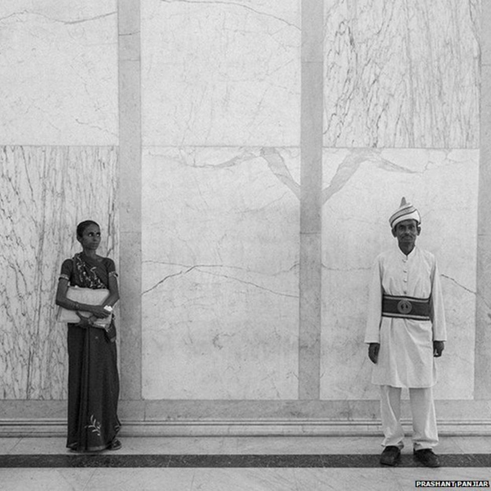 In pictures: Inside an Indian high court - BBC News